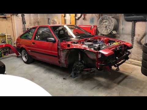 Color-Change / Restoration on an AE86 Corolla Trueno