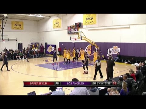 Ryan Kelly with 4 Blocks against the Jam