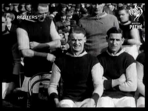 The Hotspurs play against West Ham (1920)