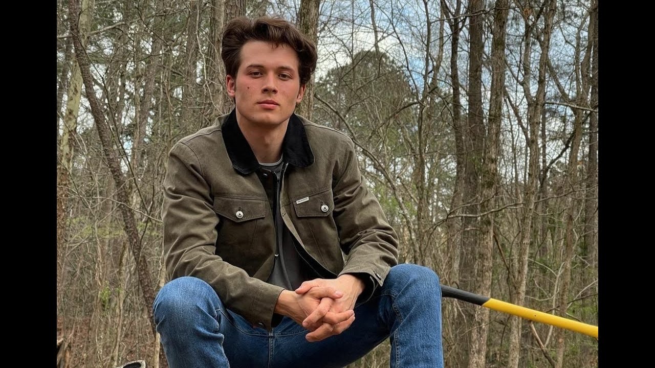 Leo Howard Is Dating! Finally Found The Perfect Girlfriend?