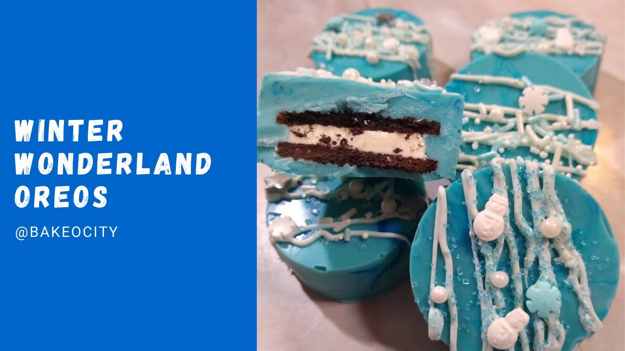 Winter Wonderland Snowflake Chocolate Dipped Oreos #Baking #Candymaking #Christmas #Winter #Recpie