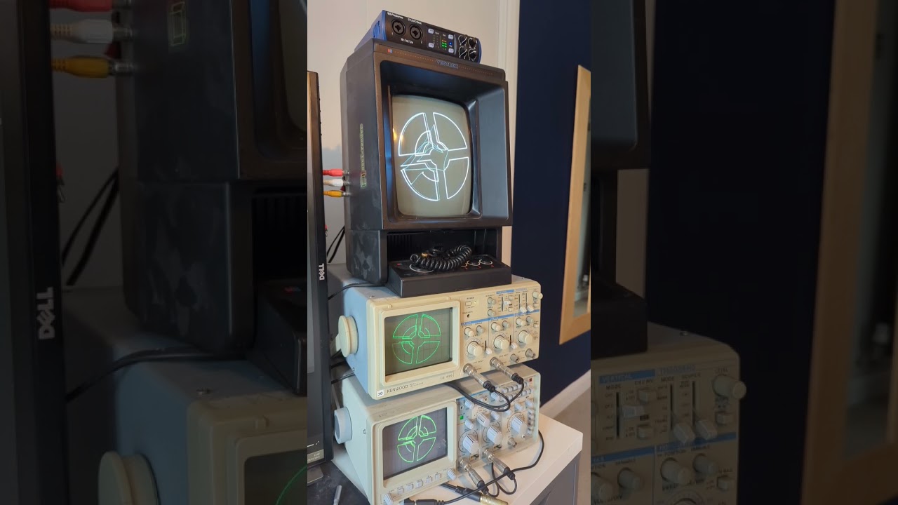 Team Fortress 2 Theme on an Oscilloscope #teamfortress2 #oscilloscope #music