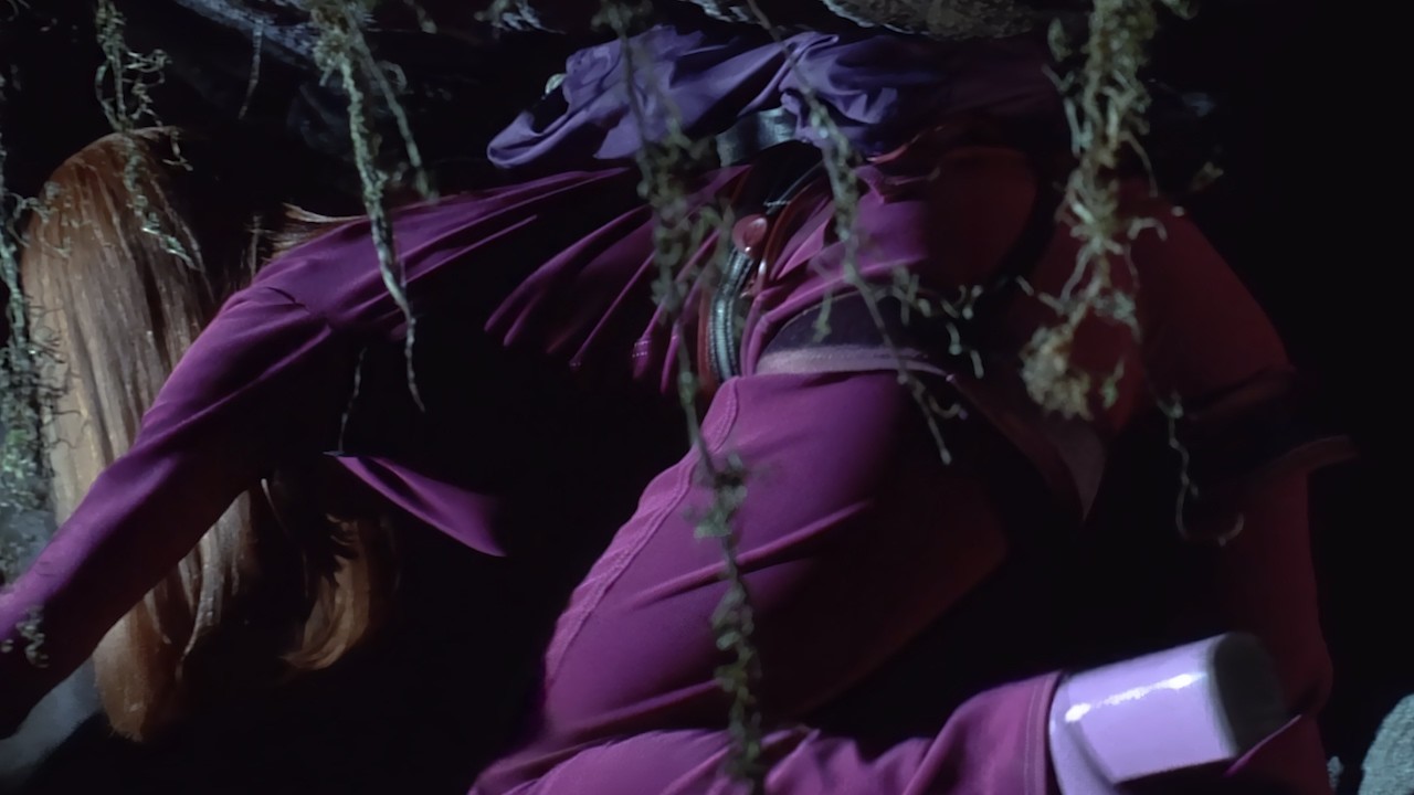 Sarah Michelle Gellar in Scooby Doo - Best Scenes (2002)