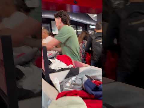 Black Friday sale Melbourne #melbourne #youtubeshorts #blackfriday #desitravel #sarojininagarmarket