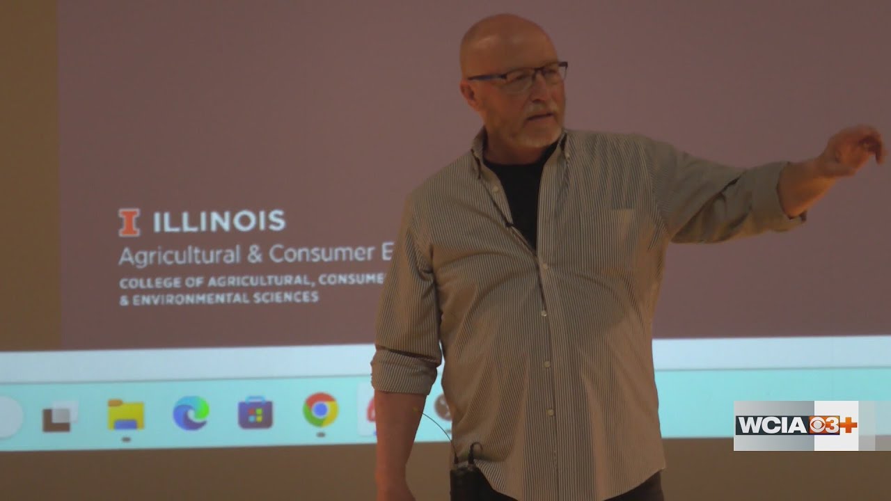 Beloved U of I professor has 'last lecture' for current, former students