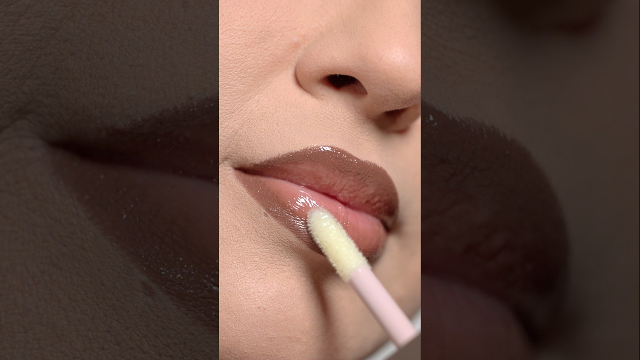 brown lip liner + clear lip gloss combo 🤎 #fentybeauty #shortsfeed #shortvideo #shorts #shortviral