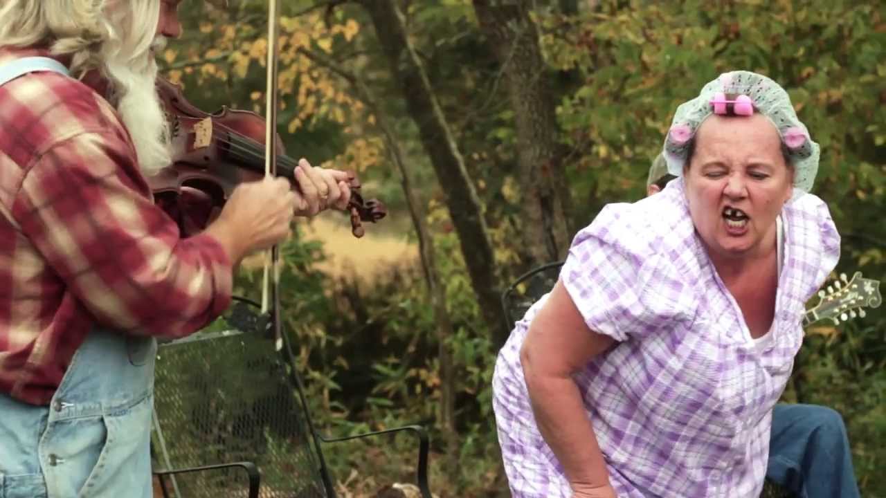 Mountain Twerker - Granny Twerking Song