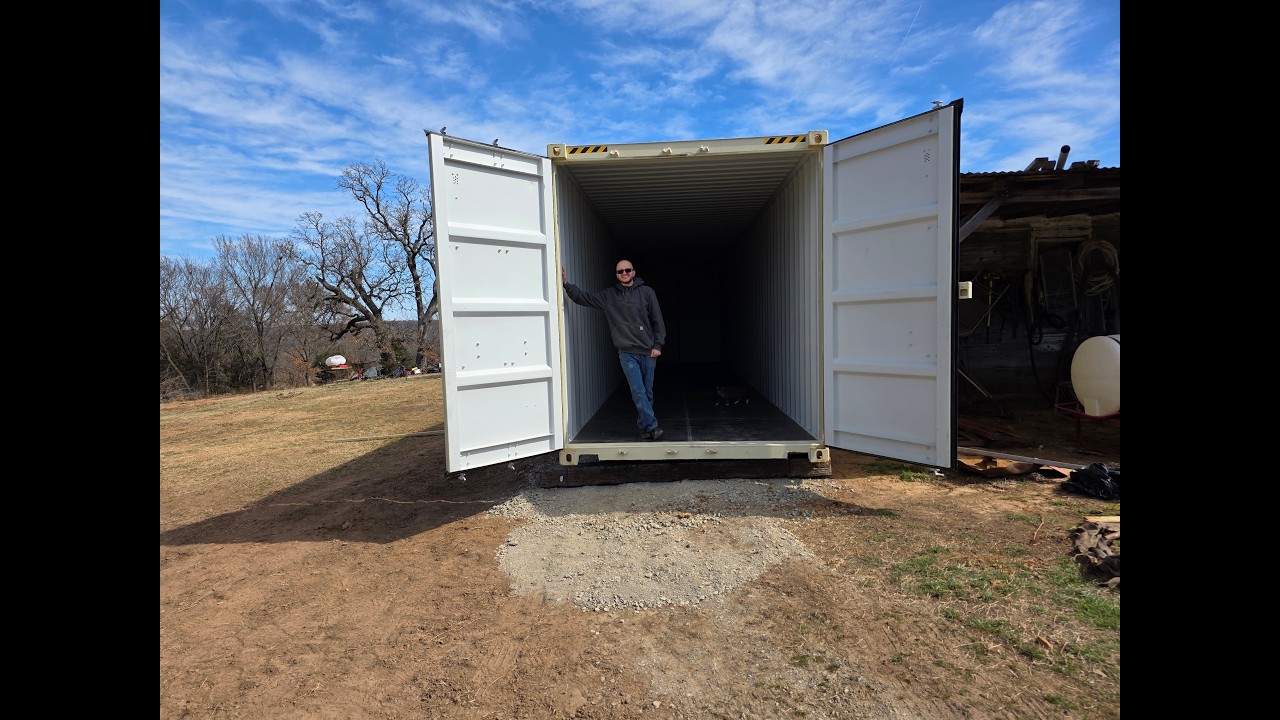 Farm & Wildlife Vlogs #6: Taking Cattle to Market and Buying a Shipping Container