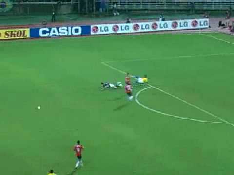 Copa Am茅rica 2007: Brasil 6x1 Chile