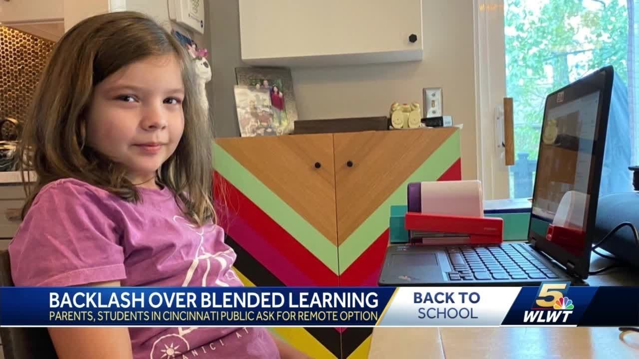 Hundreds of CPS parents sign petition to keep remote learning option