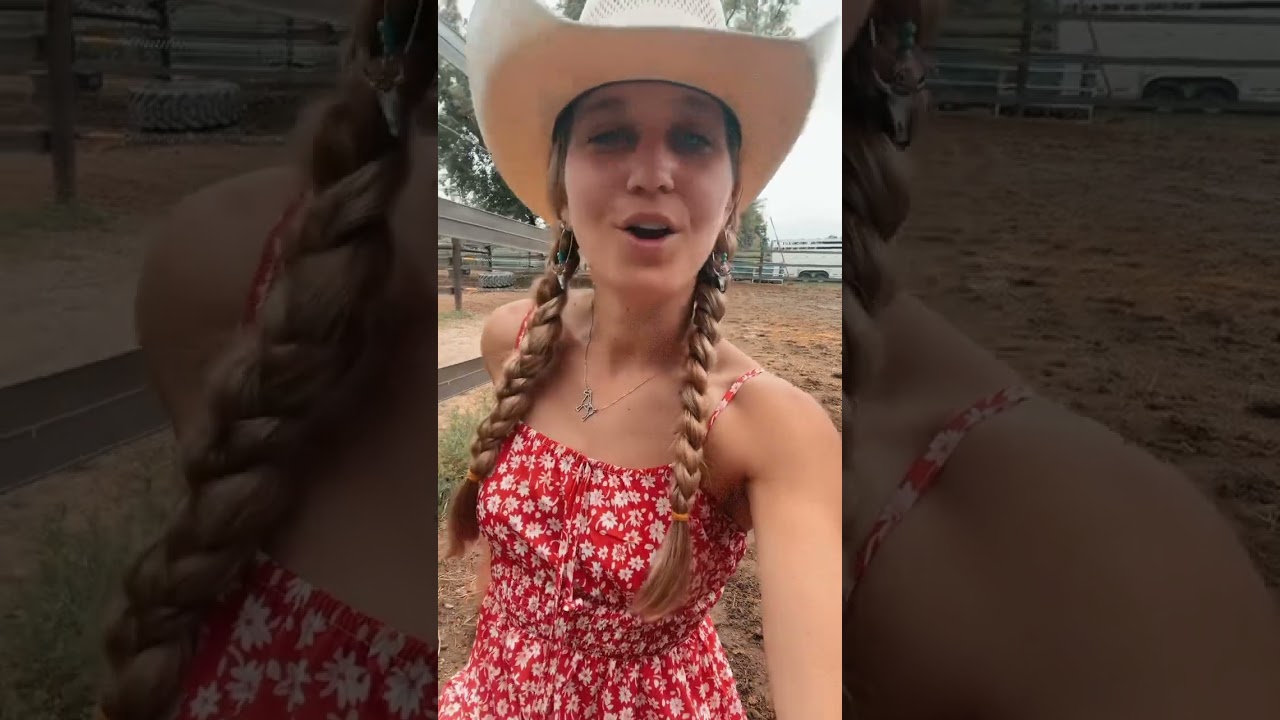 Do you like bare feet? #itsamandalee #horse #smallranch #cowgirl