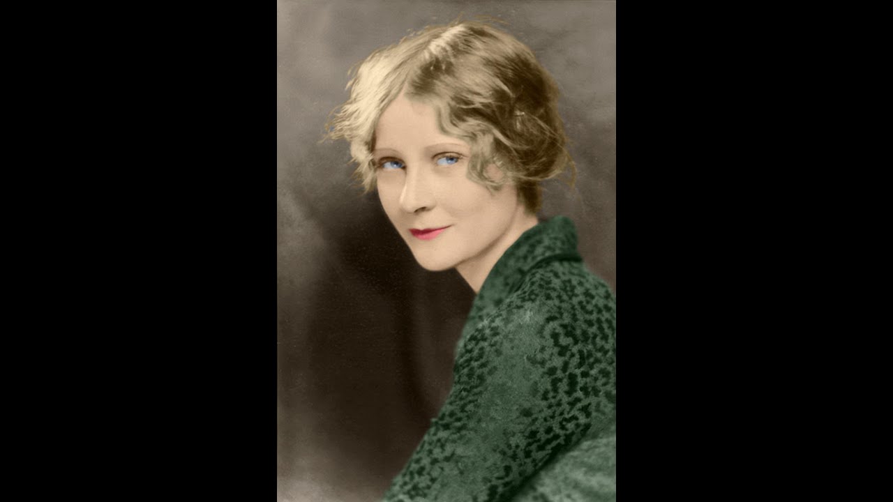 38. Peg Entwistle's Jump From the Letter H