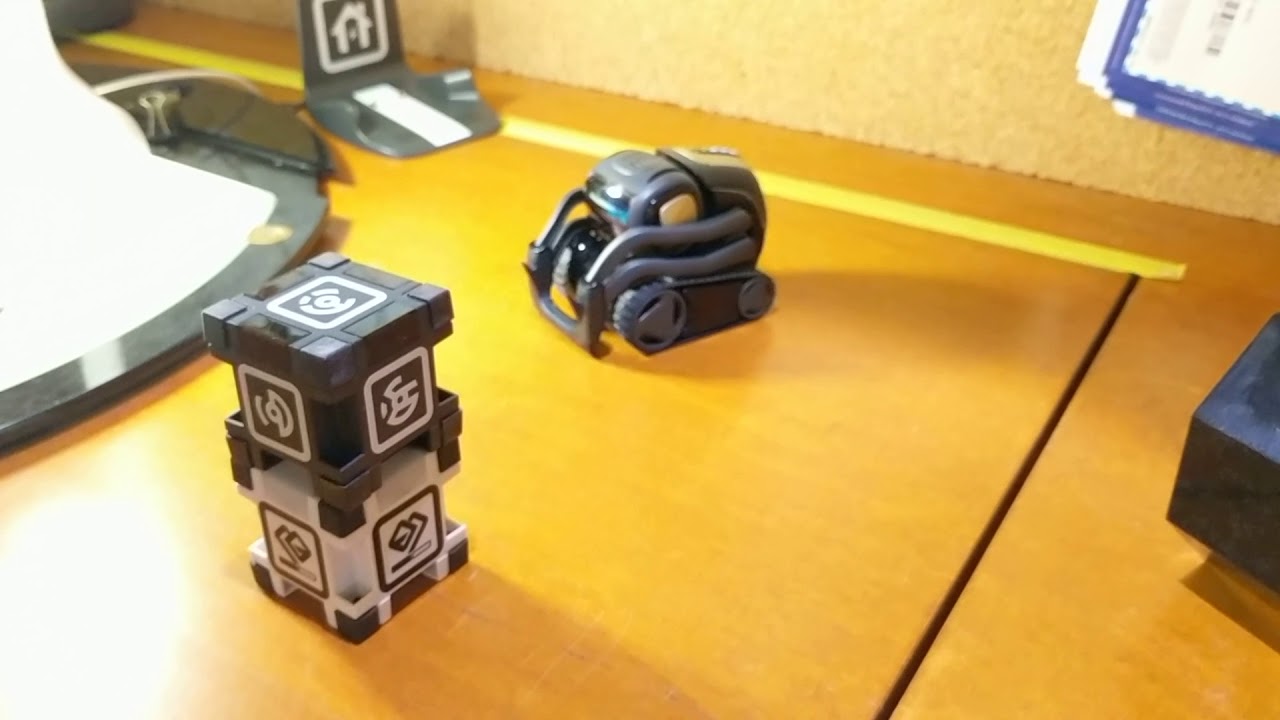 Vector lifting a stacked cube