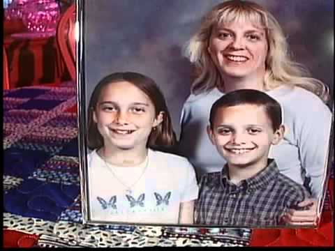 Manhunt for Scottsdale man who killed his family in 2001