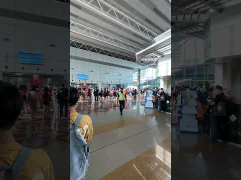 There is a long queue at JB KTM station. Everyone have a great long weekend and a great Labour Day.