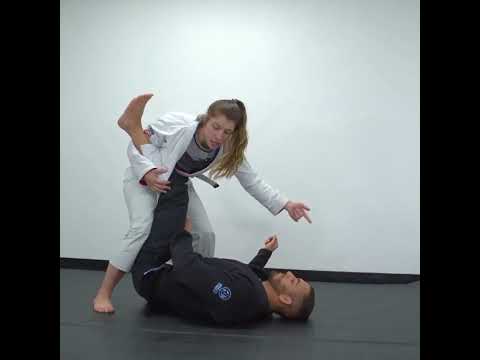 Escape Lapel Guard to Leg Lock by Jaine Fragoso