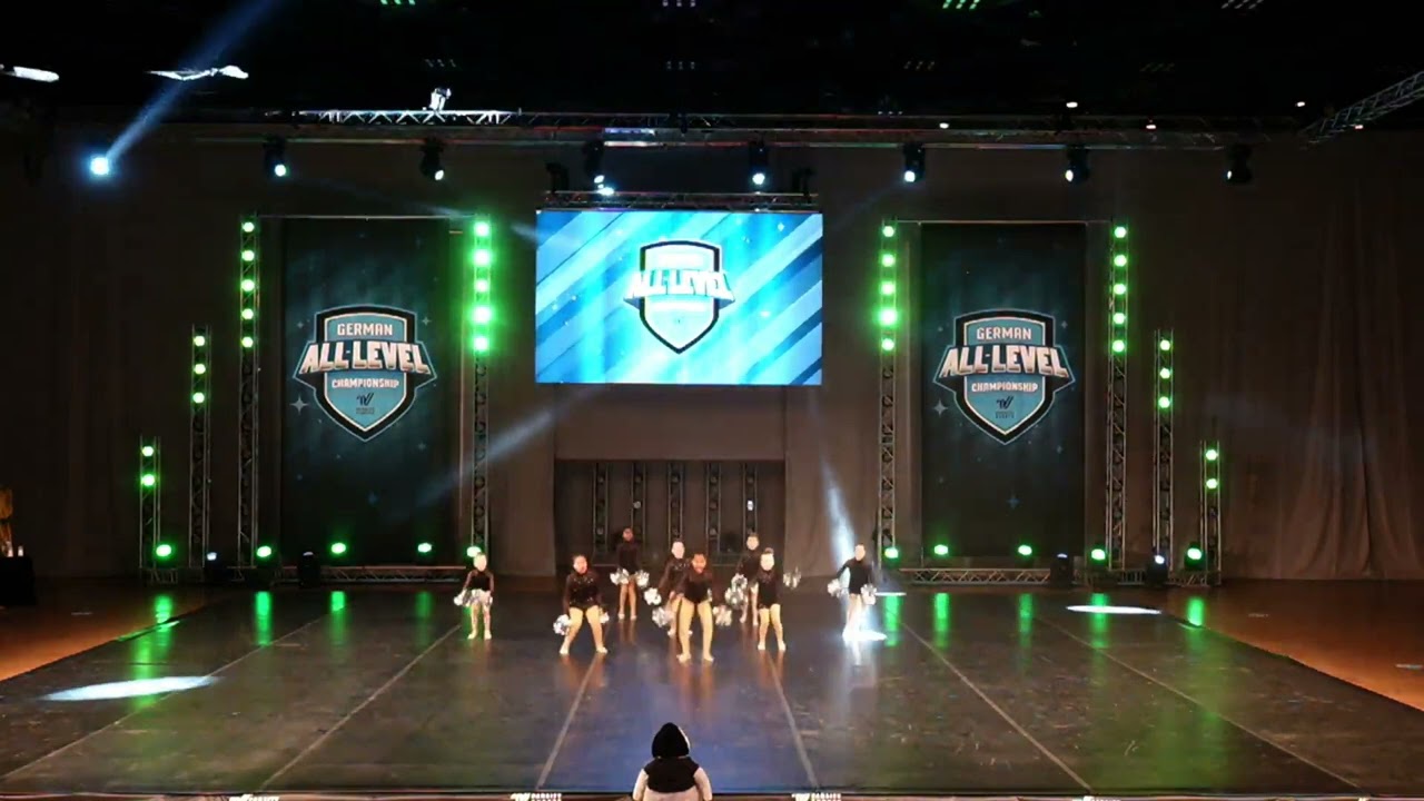 Dancing Smarties - Peewee Pom