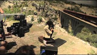 15 Movie Scenes And Stunts That Proves CGI Has Nothing On Practical Effects