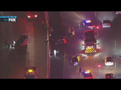 At least 1 killed in 101 Freeway pileup in Calabasas