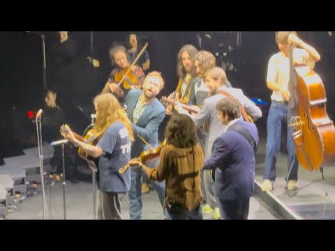 Billy Strings - Summertime / EMD (ft. The Punch Brothers) - 6/14/2025 St. Louis, MO Chaifetz Arena