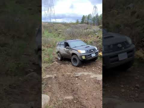 LIFTED RAV4 OFF-ROAD