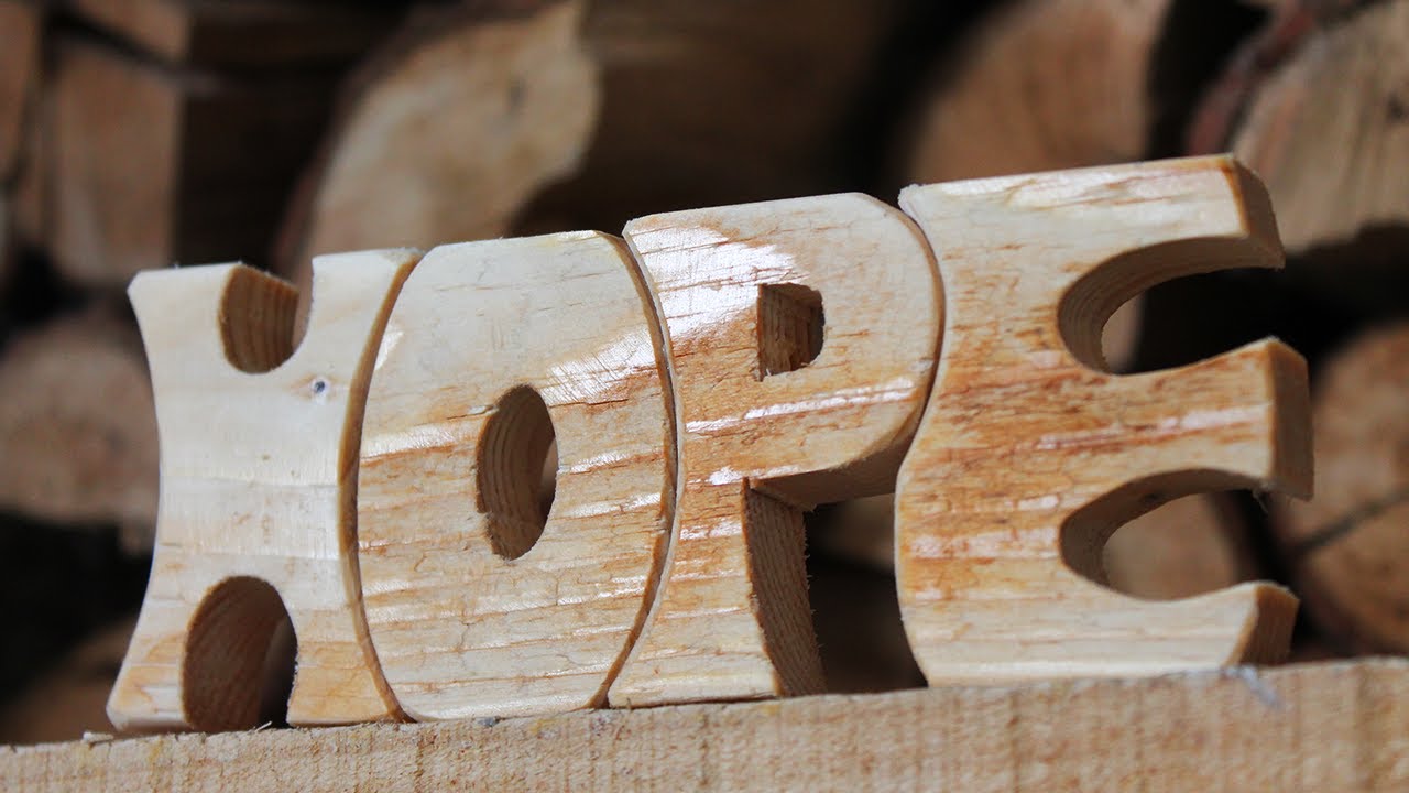 Scroll saw projects names - Wooden letters decoration ideas