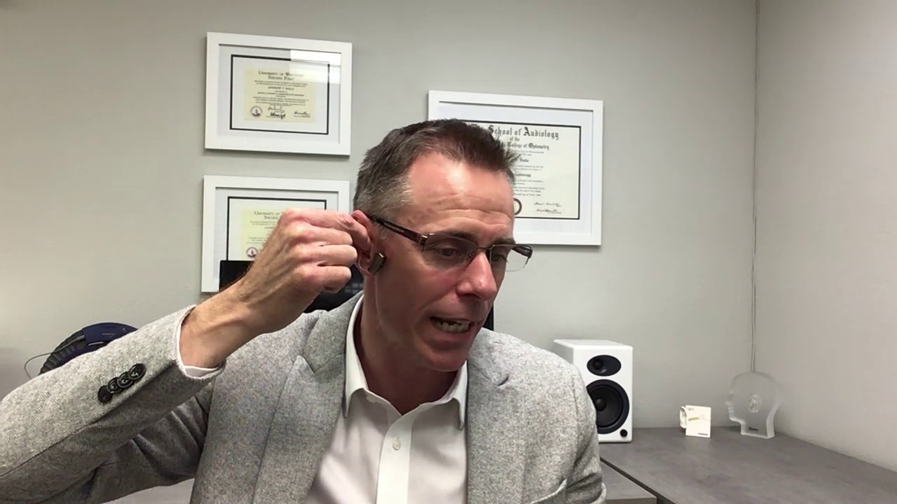 Inserting and Removing a RIC Hearing Aid