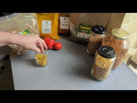 foods to add to the diet of a chicken to improve the yolk colour
