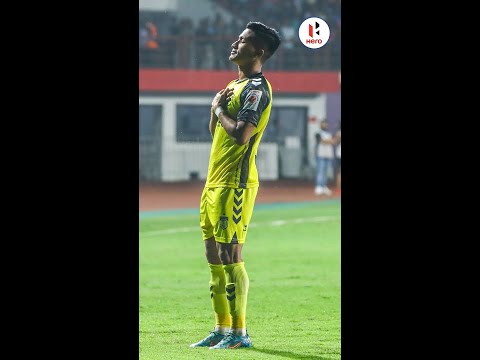Experience Mohammad Yasir channeling his inner #CR7 from the touchlines! ποΈ | #HeroISL #Shorts