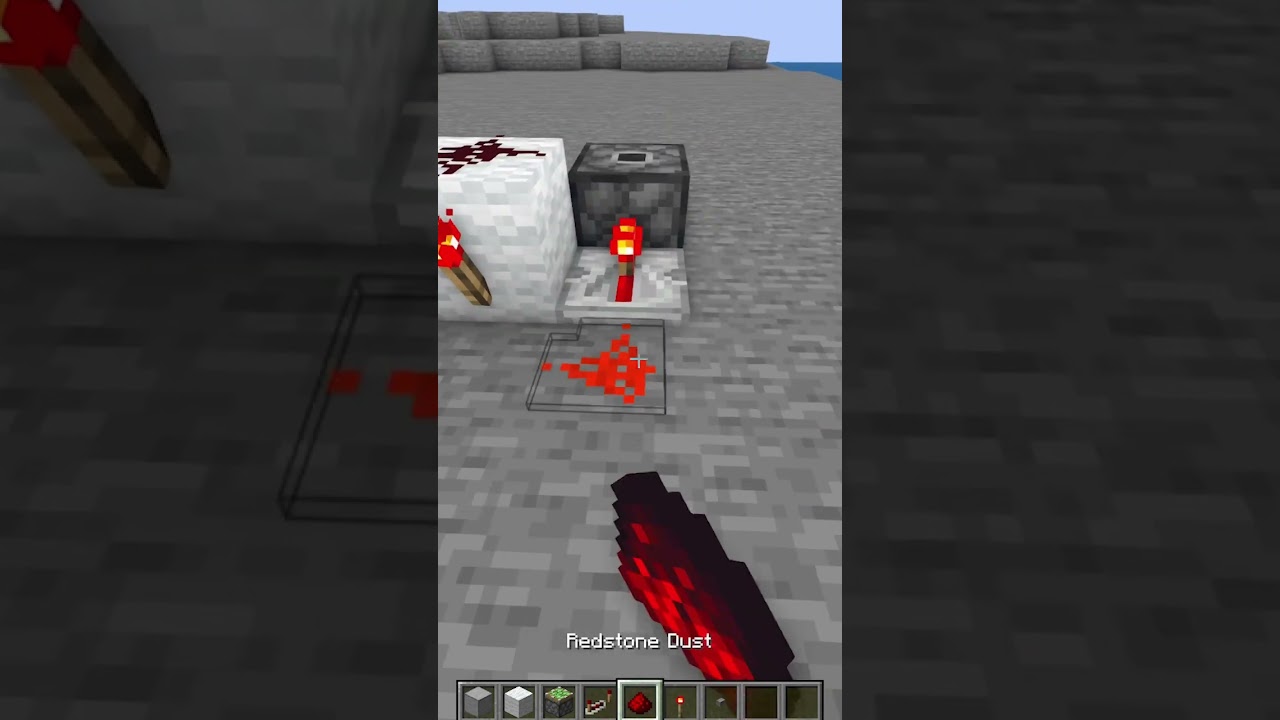 Hidden Floor PISTON DOOR Minecraft Tutorial #shorts