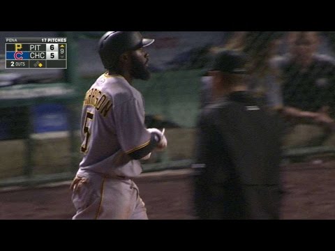 PIT@CHC: Harrison hustles down line to reach on bunt