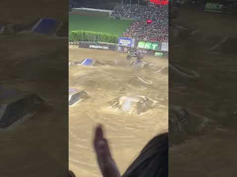 Son of gravedigger does flip and loses parts (monster jam Anaheim California 2/18/23