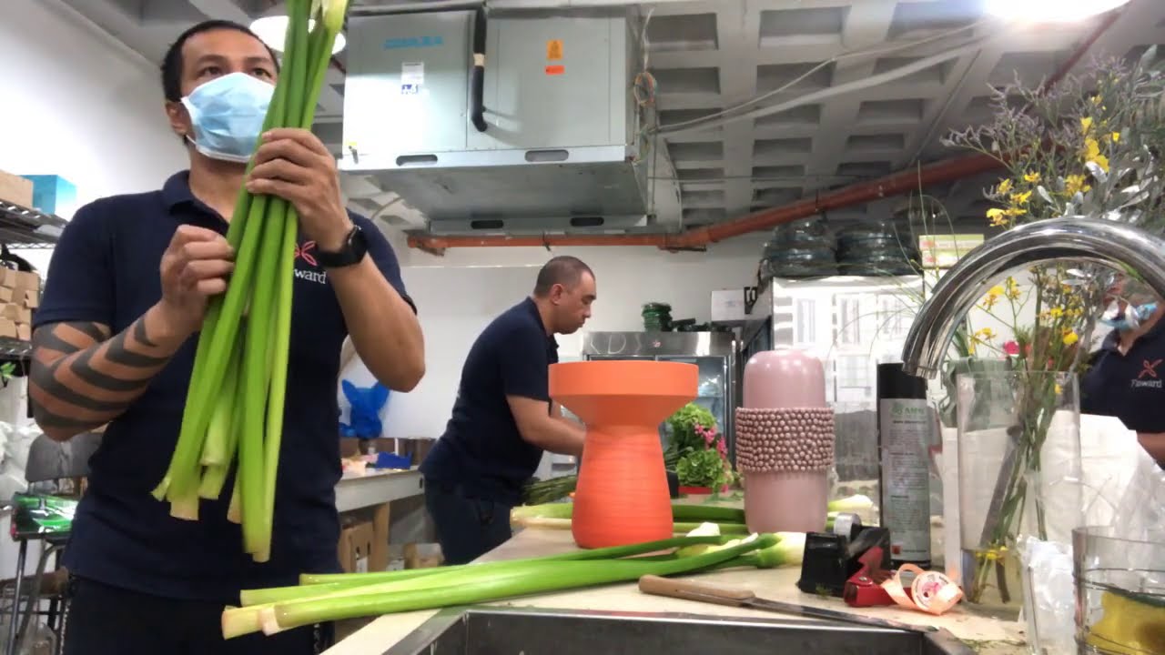 Flower arrangement tutorials.. Easy way techniques white calla