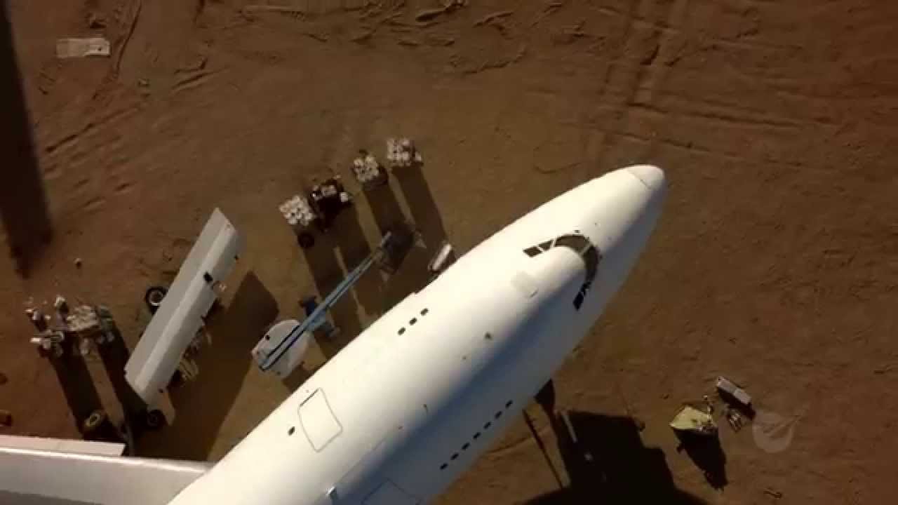 Artists Chop a 747 Jumbo Jet to Create Art Car for Burning Man Festival ...