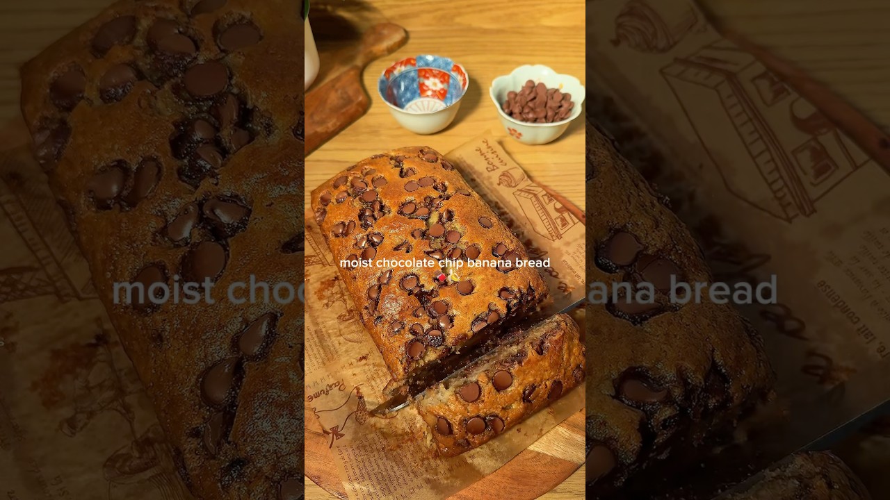 MOIST CHOCOLATE CHIP BANANA BREAD | RECIPE 🍌 #bananabread #baking