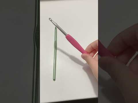 What Type of Crochet Hook Should You Buy If You’re a Beginner? #shorts