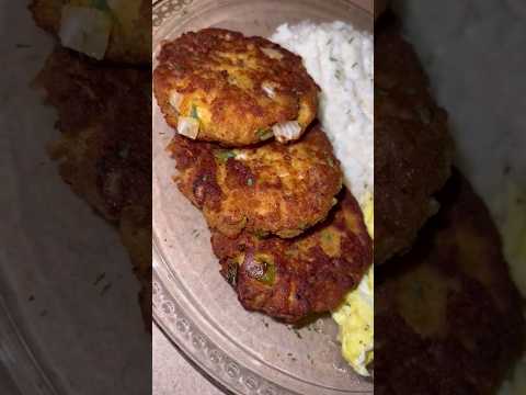SALMON CAKES