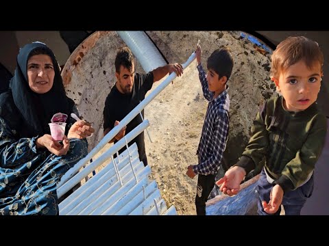 How do fence posts reveal the secure life of nomads in the mountains?