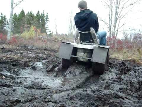 Lawn Tractor mudding, pozzi rear end | Husqvarna YTH2042