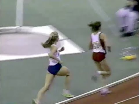Carmen Douma vs. Angela Graham - Women's Mile - 1998 NCAA Indoor Championships
