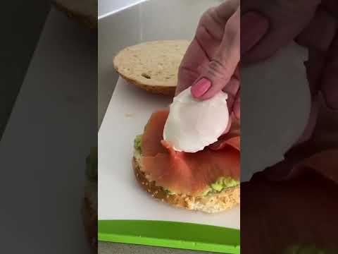 How to Make Egg Benedict#shorts
