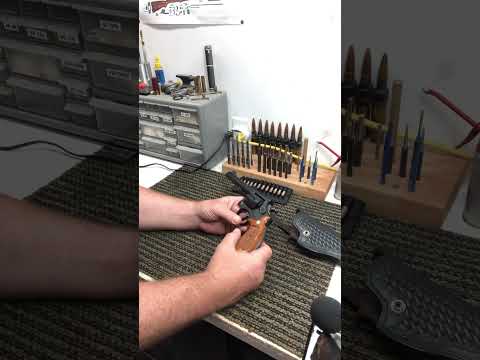 1980s cool! Smith and Wesson Model 19 .357 magnum.