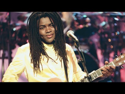 What Happened To Tracy Chapman? | Inside Her Very Private Life