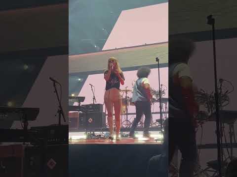 #concert #paramore #dancelove #lovedance #hayleywilliams