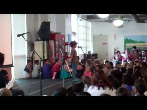Peter Gloag Performing "On The Ning Nang Nong"