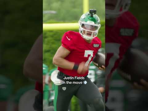 Justin Fields on the move π¨