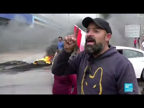 Les manifestants irakiens investissent les ponts de Bagdad