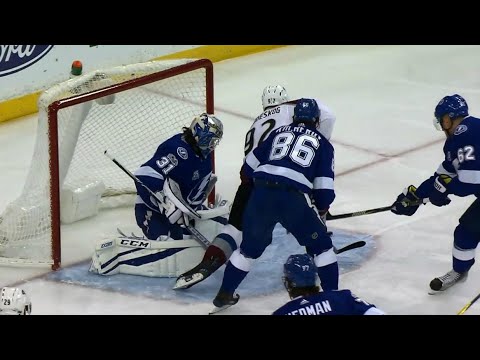 Landeskog & Stamkos trade backhand goals 25 seconds apart