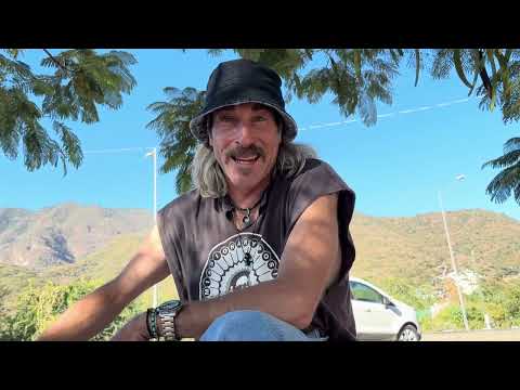 AJIJIC -ANDREW PREFERS LIVING IN MEXICO-SHARES HIS EXPERIENCES IN LAKESIDE AND SAN MIGUEL DE ALLENDE