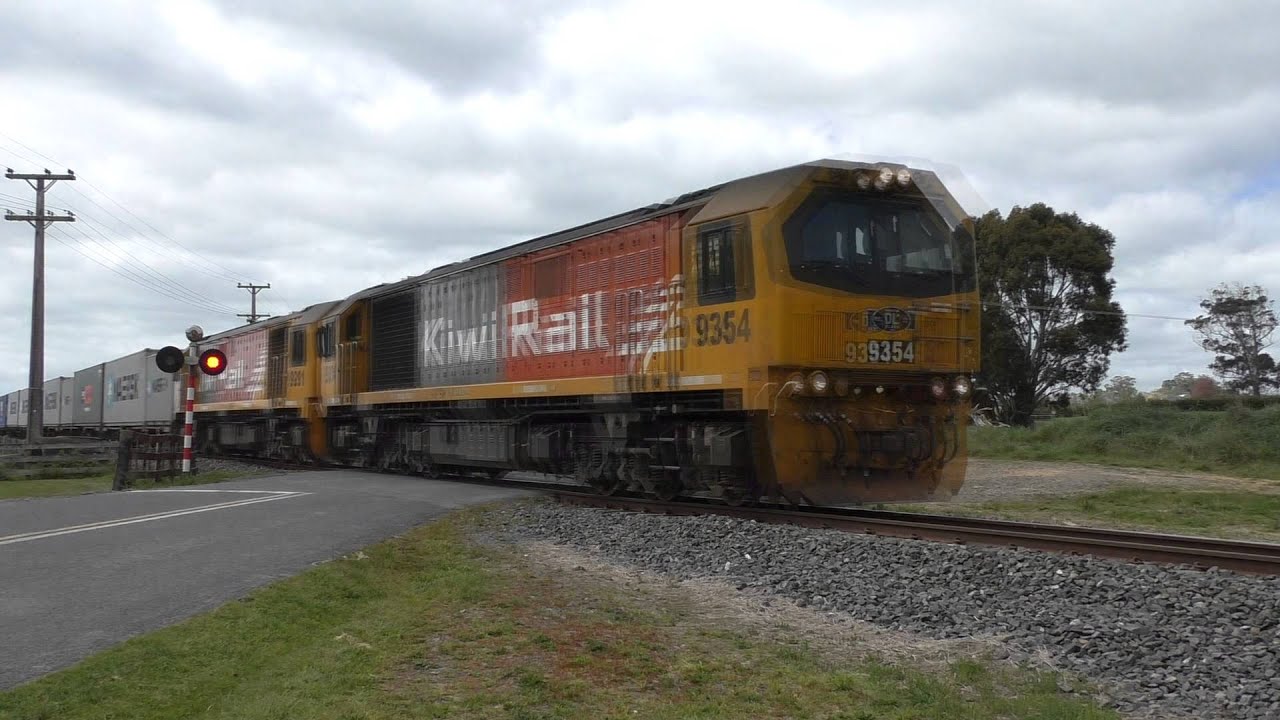 Photos - Metroports and Bridge Works - nzrailphotos.co.nz